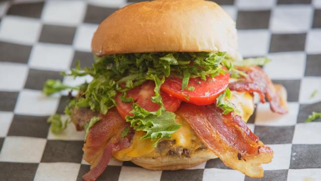 Five restaurants face off in Burger Smashdown – Minnow Peck